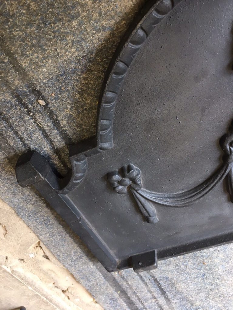 SOLD CAST IRON ADAM STYLE BACKPLATE – “GRATE GLOW” – Iron Fireplaces